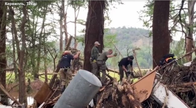 В Техасе уже 70 погибших в результате наводнения, ищут 11 девочек из лагеря — NYT — EADaily, 6 ...