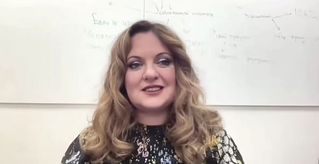 Escaped from Russian terrorist journalist "scratched" her son out of ...
